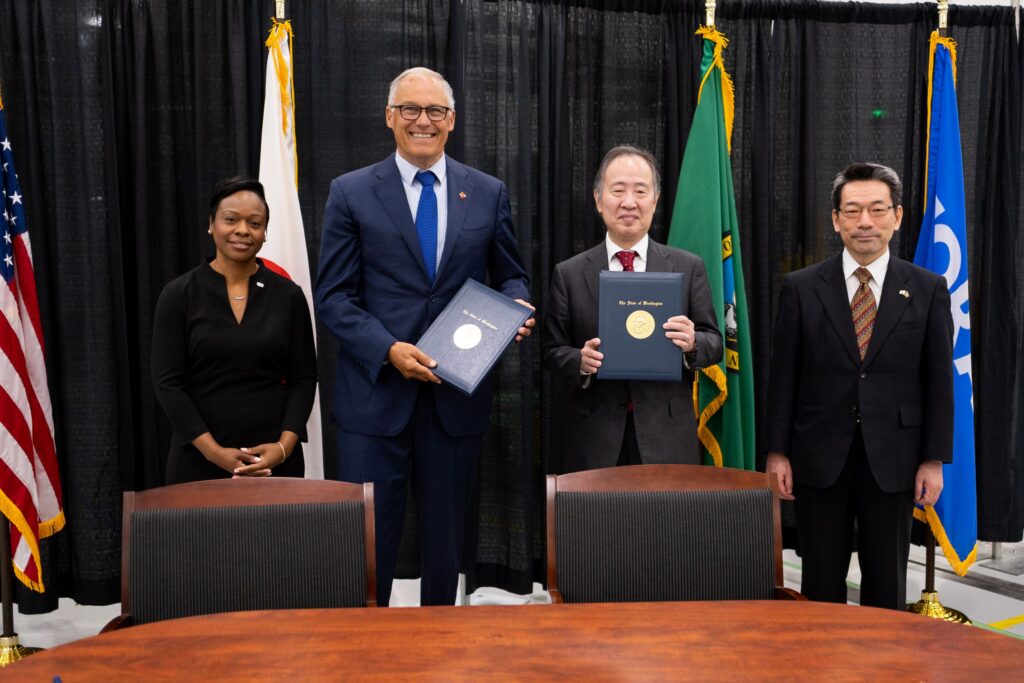 Memorandum of Cooperation Between Japan and Washington State at Toray ...